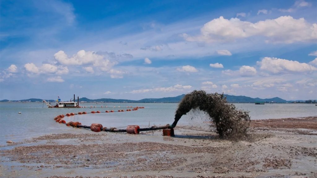 The Role of Dredge Pipeline Floats in Efficient Dredging