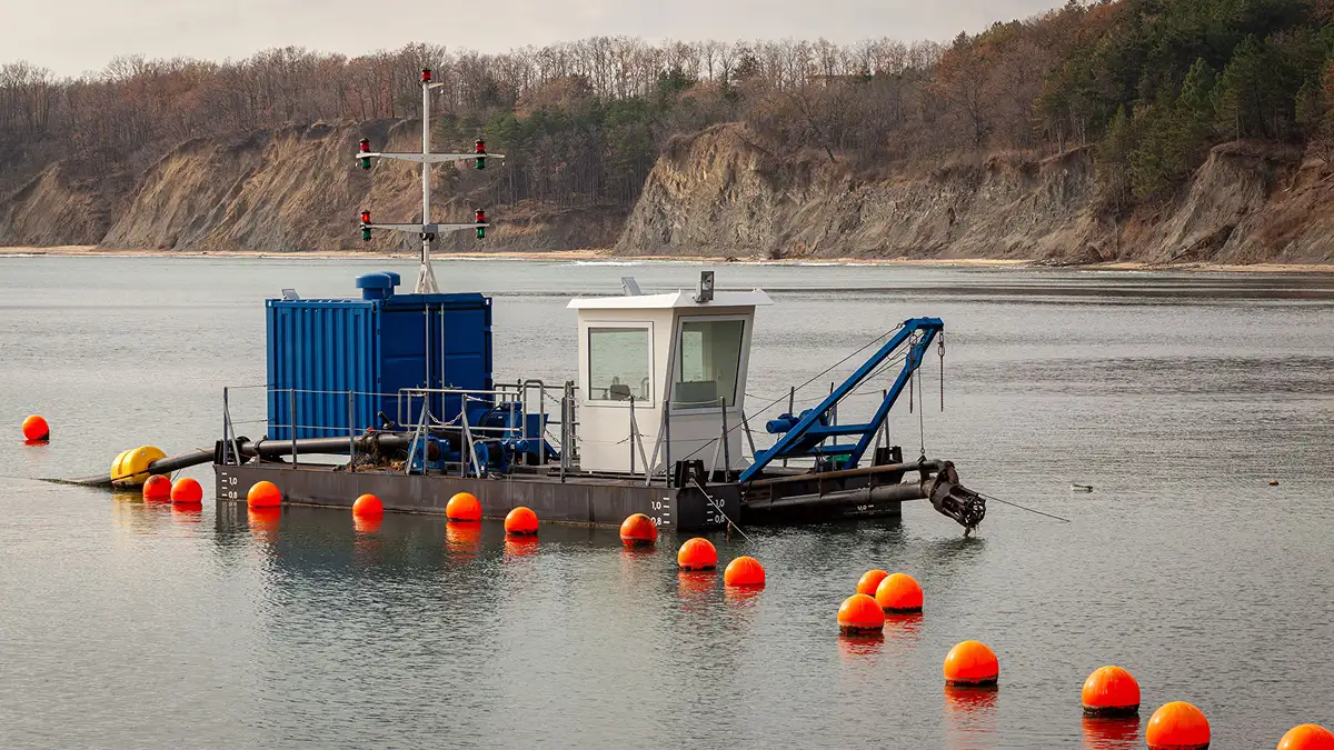 Dredging Technology: Hydraulic vs Mechanical Systems